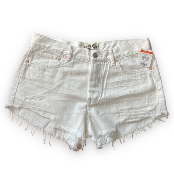 We The Free | Shorts | Nwt We The Free White Distressed Cut Off Jean ...